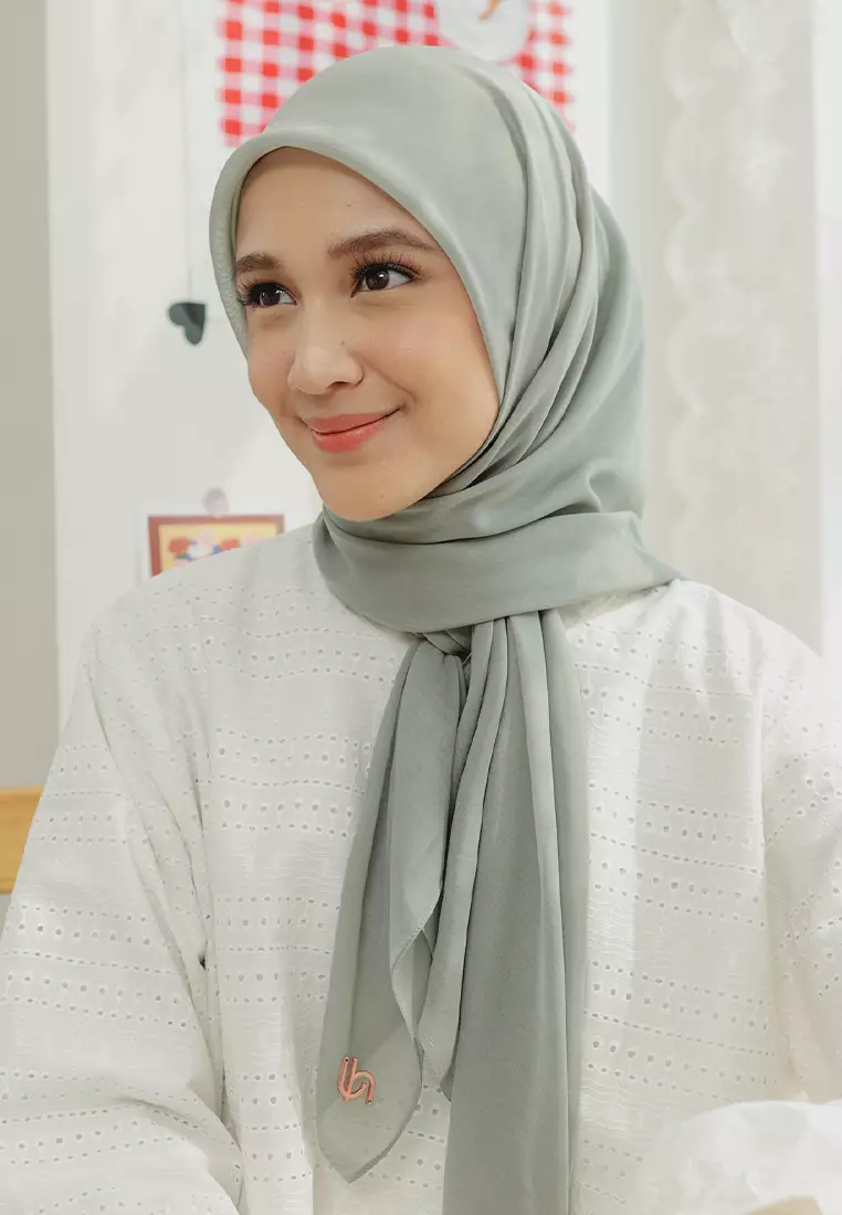 Jual Lozy Hijab Paris Signature Lozy Sage Original 2025 | ZALORA ...