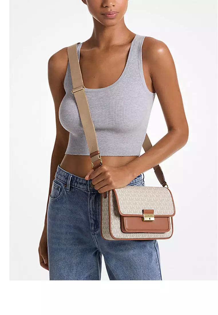 網上選購 MICHAEL KORS Bradshaw Medium Signature Logo Messenger Bag 2025 系列 | ZALORA香港