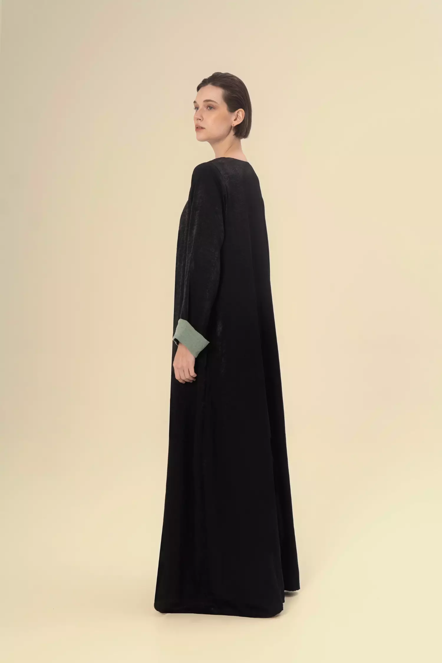 Jual Demure & Co DEMURE&CO - DESSENTIALS ESHMA OPEN ABAYA SET ...