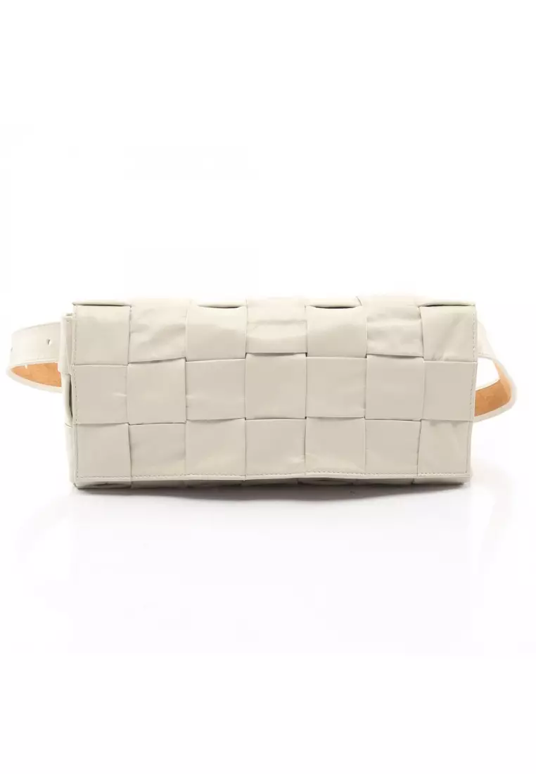 網上選購 Bottega Veneta Pre-Loved BOTTEGA VENETA The stretch cassette maxi ...