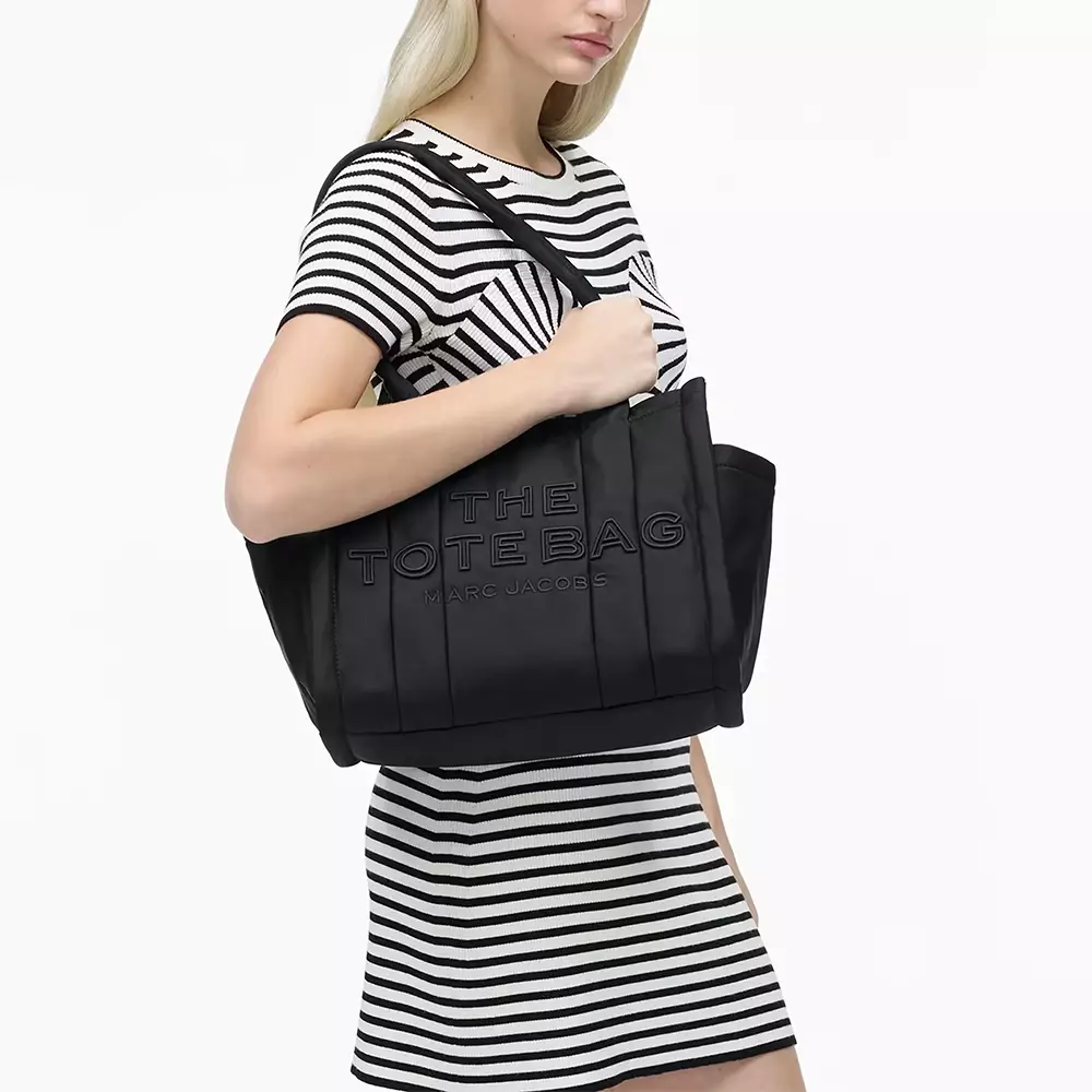 Jual Marc Jacobs The Puffy Nylon Medium Tote Bag Black Original 2026 ...