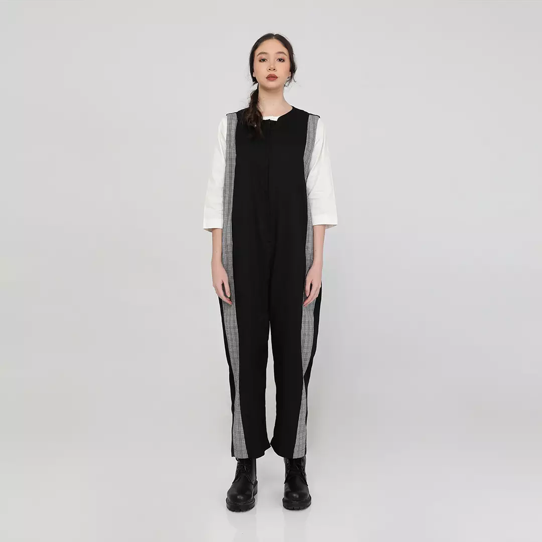 Jual Anggiasari Mawardi Zavia Jumpsuit Original 2024 | ZALORA Indonesia