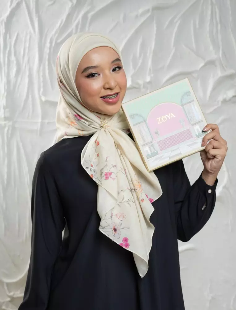 Jual ZOYA FLEUR Scarf Yellow - Kerudung Hijab Segiempat Motif With BOX - Bahan Nesla - Ukuran ...