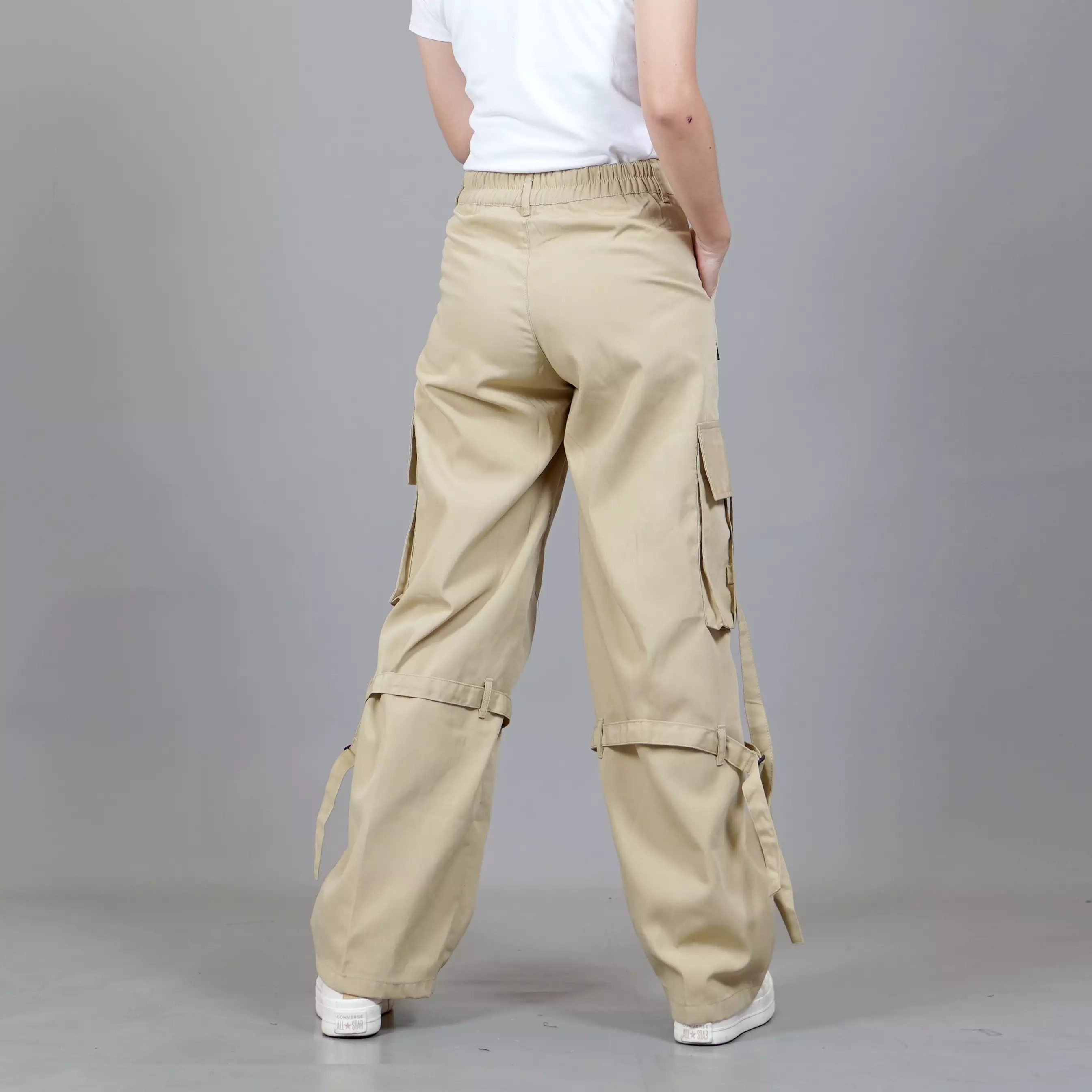 Jual Okechuku JEAN Celana Cargo Wanita Cargo Loose Pants Celana Cargo Loose Fit - KREM Original ...