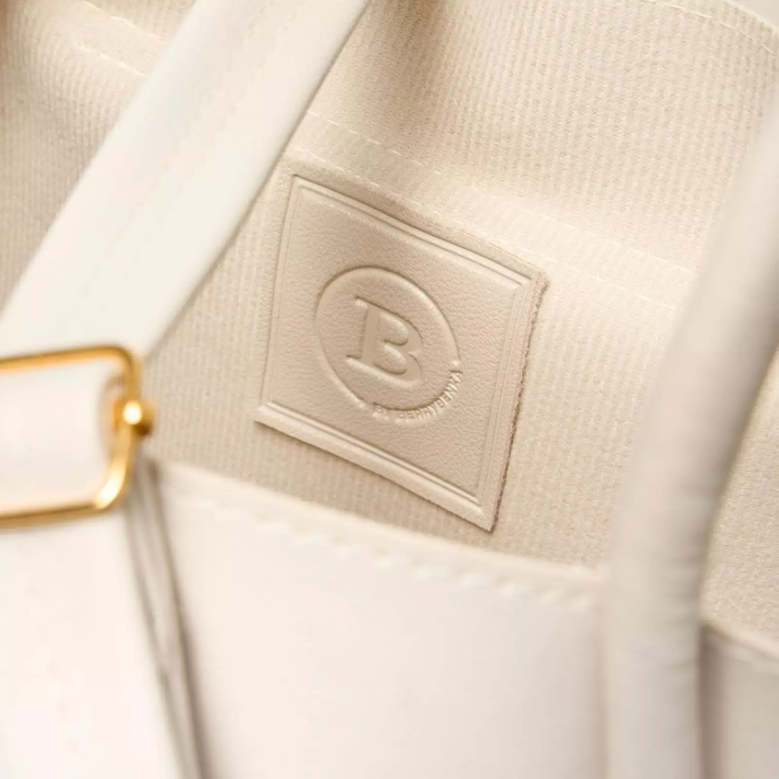 Jual Berrybenka Label Tekka Naomi Tote Bag Ivory Original 2026 | ZALORA ...