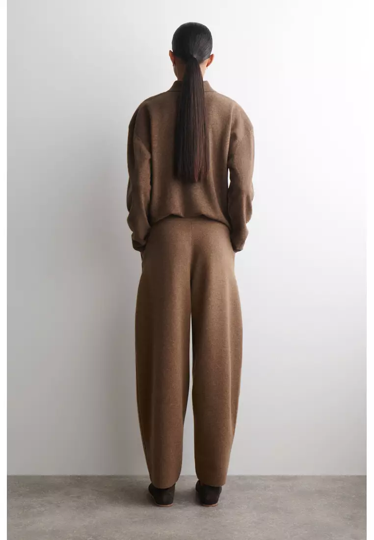 Buy COS MERINO WOOL BARREL-LEG TROUSERS 2025 Online | ZALORA Philippines