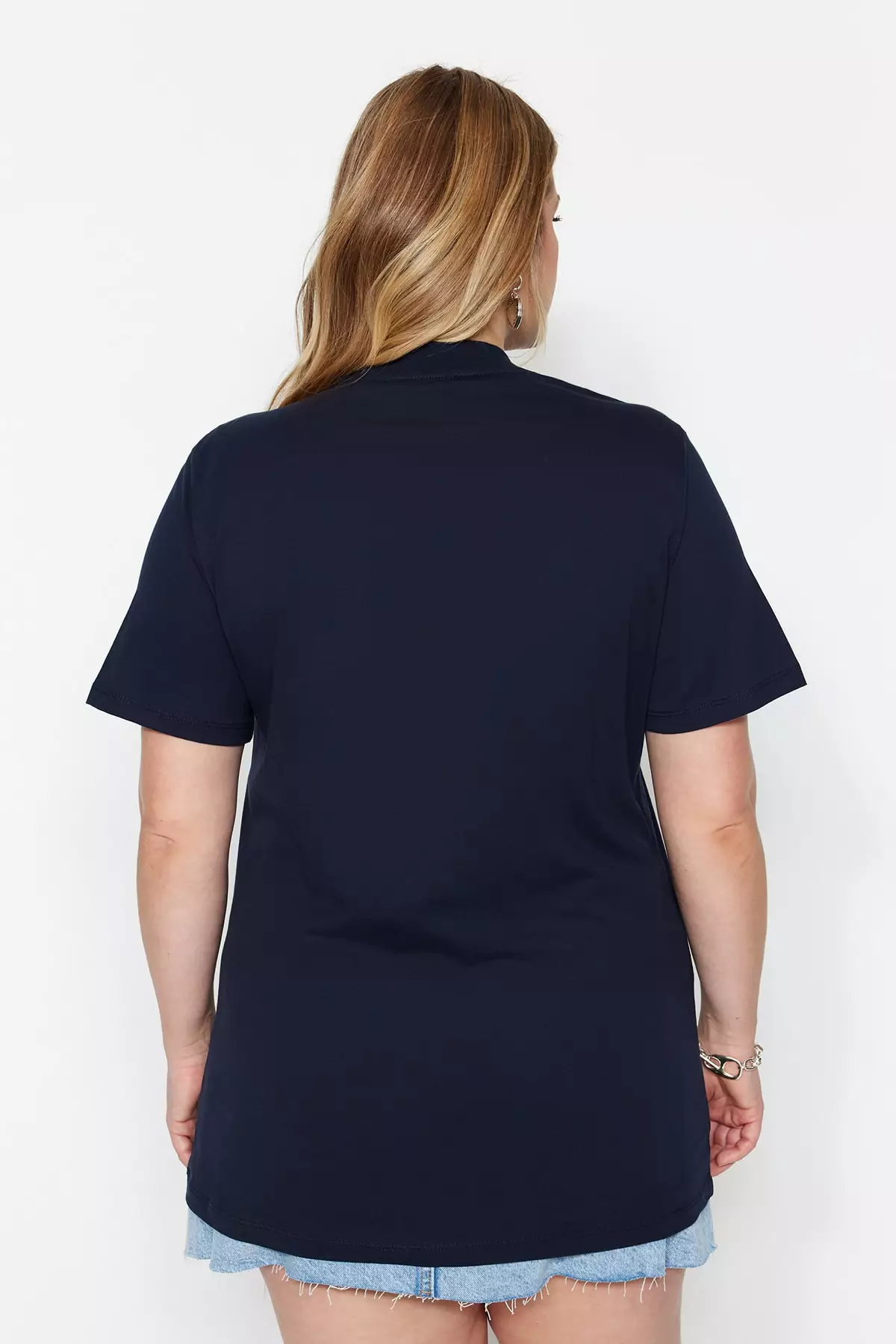 Buy Trendyol Plus Size Boyfriend T-Shirt 2025 Online | ZALORA