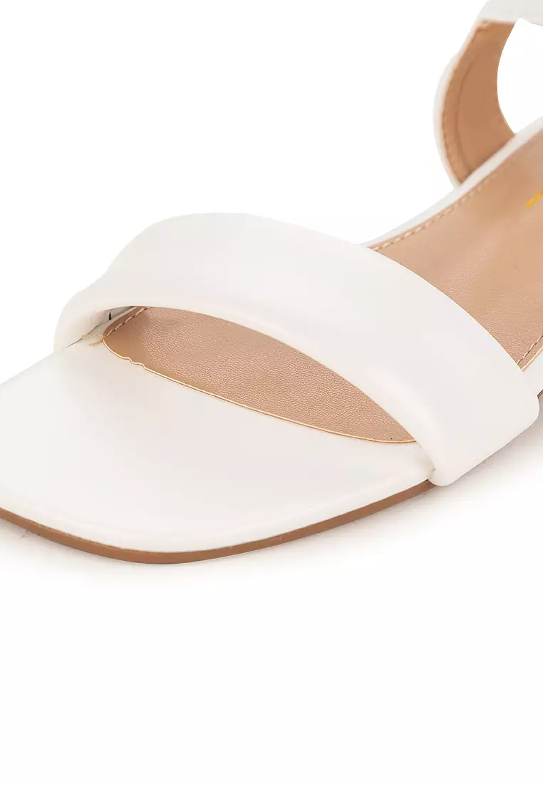 Buy Unlisted Ruby Flat Sandals 2024 Online | ZALORA Philippines