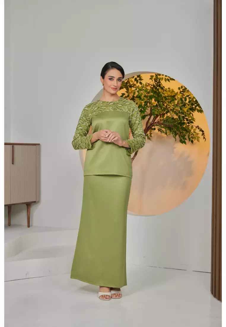 Buy Amar Amran Renda Melissa Kurung Kedah Online | ZALORA Malaysia