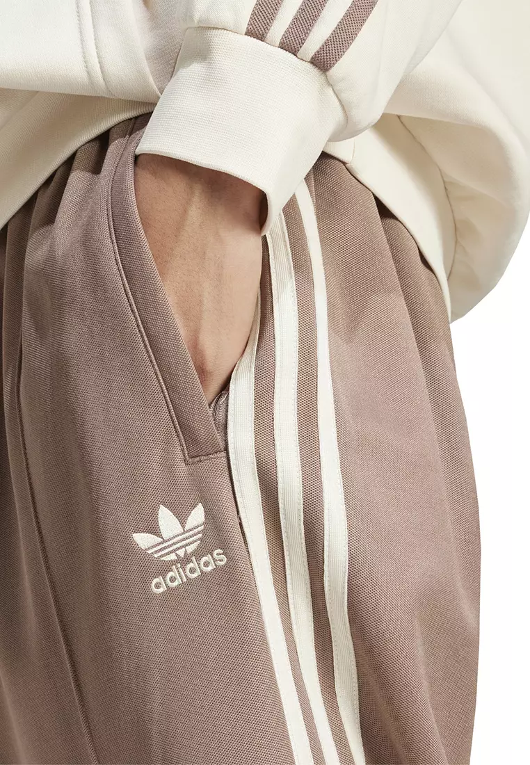 Buy ADIDAS Adicolor Baggy Fit Firebird Track Pants 2025 Online | ZALORA Philippines