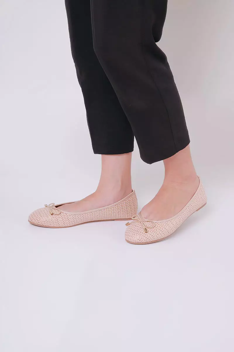 Jual Berrybenka Label Sofia Frelia Shimmer Flat Beige Original 2026 ...