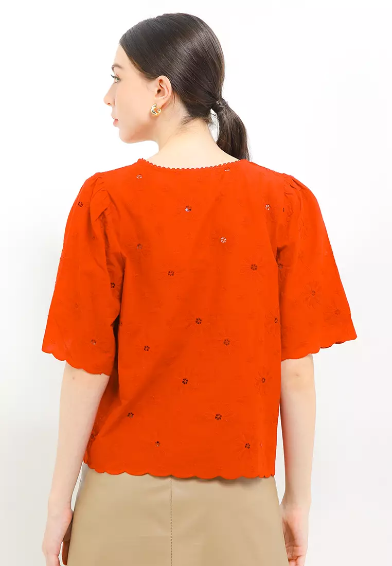 Jual Chic Simple S/S Square Neck Flo Emb Blouse Original 2025 | ZALORA Indonesia