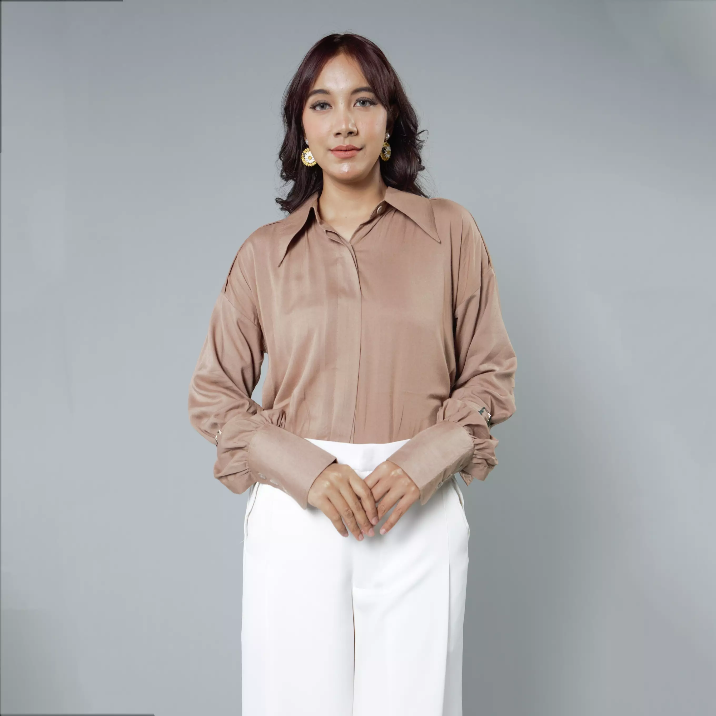 Jual Anggiasari Mawardi Sharon Blouse Mocca Original 2025 | ZALORA Indonesia