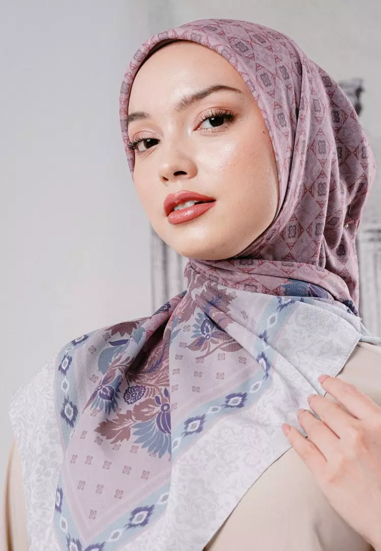 Jual ZOYA Zoya VENICA Scarf Dusty Pink - Kerudung Hijab Segiempat Motif ...