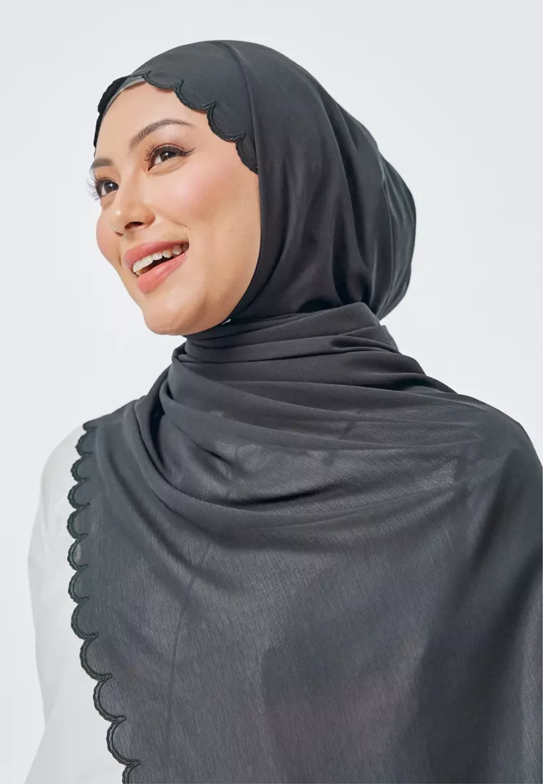 Buy UMMA Sulam Delima Scarf in Obsidian Black 2025 Online | ZALORA ...