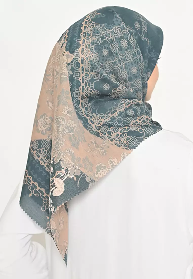 Jual VIP Couture VIP Couture Kyla Scarf Biru Original 2024 | ZALORA ...