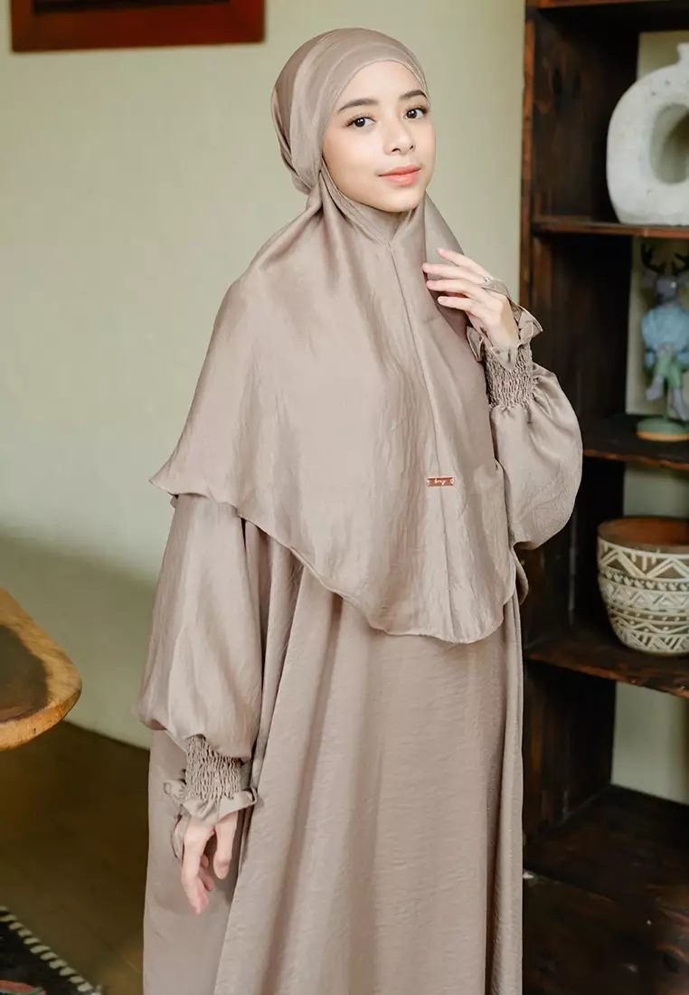 Jual Lozy Hijab Hanida Abaya Set Choco Original 2025 | ZALORA Indonesia