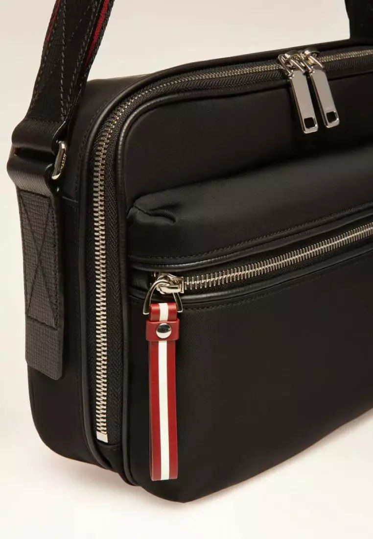 Jual BALLY Bally Fiji Techno Nylon Messenger Bag In Black Original 2025 ...
