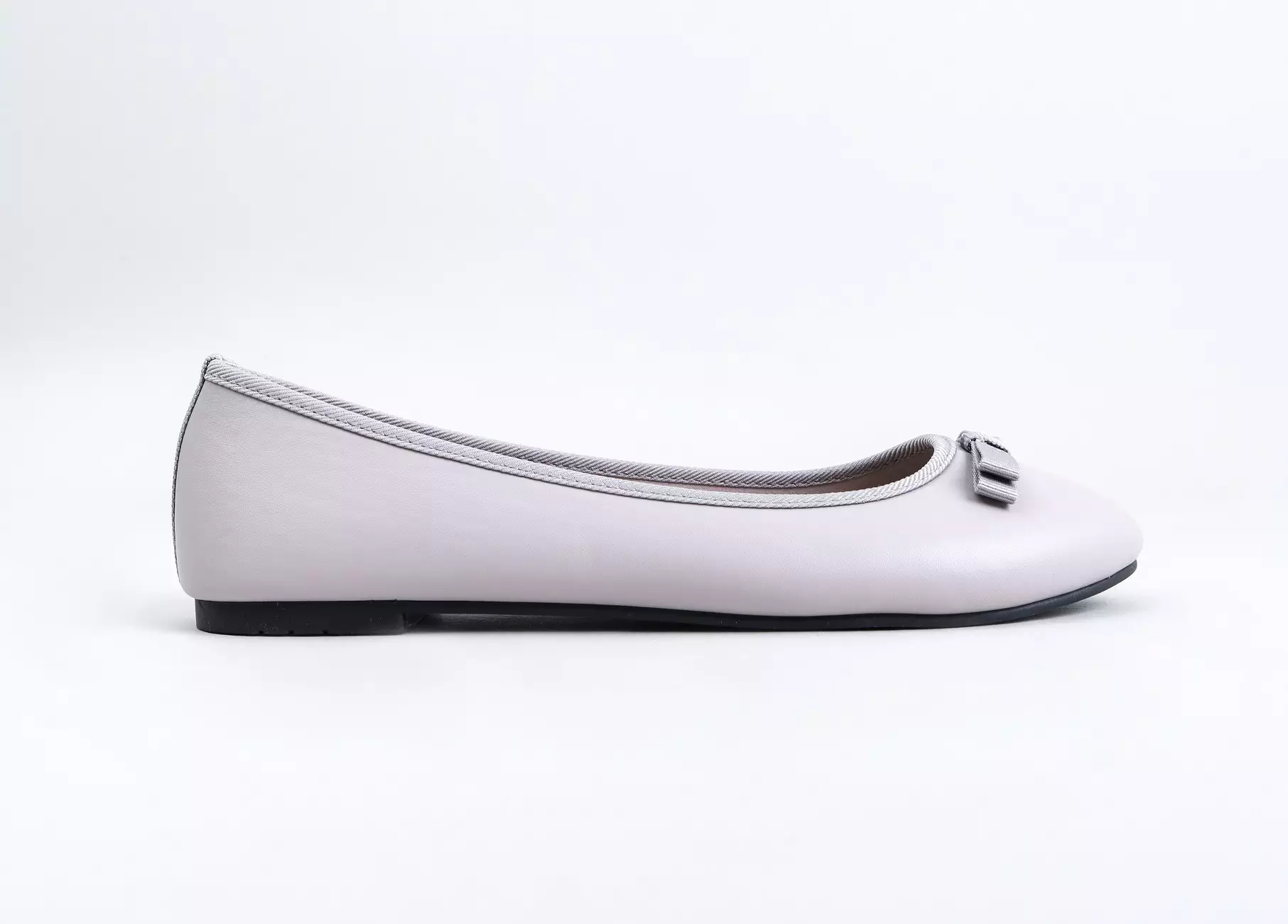 Jual The Little Things She Needs The Little Things She Needs - BRIANNA ...