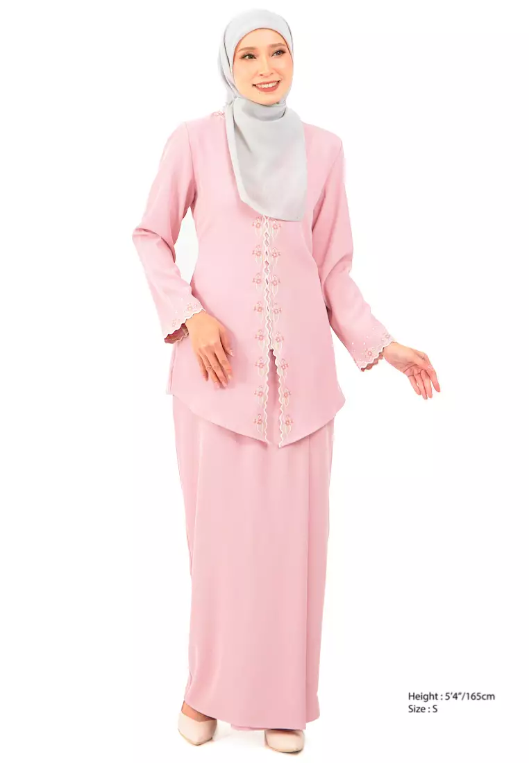 Buy Gene Martino Gene Martino Asina Kurung Kebaya 5057 2026 Online | ZALORA