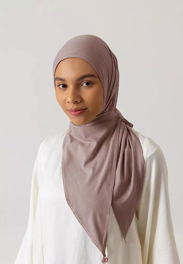 Jual Riamiranda ZALORAYA Ria Miranda Sand Beige Buchra Hijab Instan ...