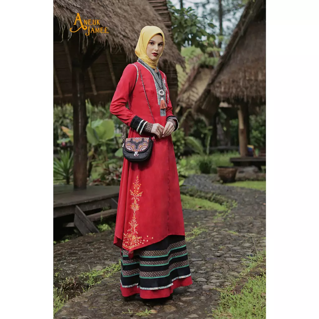 Jual Tuneeca TUNEECA Gamis Puspita - T-0223011 Original 2024 | ZALORA ...