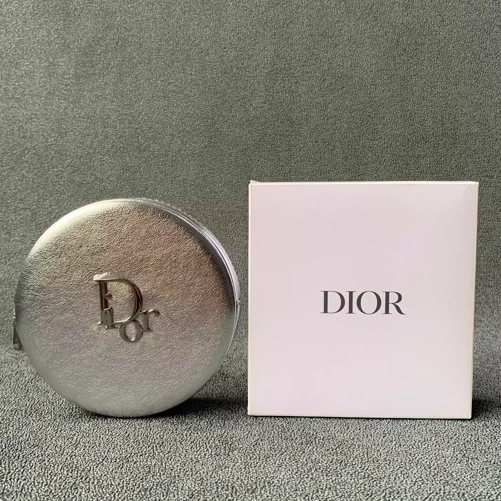 Jual DIOR DIOR Silver Round Vanity Pouch Original 2025 | ZALORA Indonesia