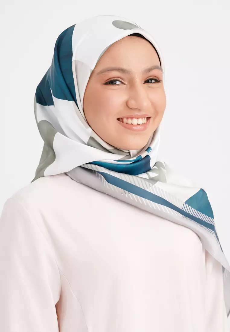Buy Gene Martino Fausta Square Hijab 023 Online | ZALORA Malaysia