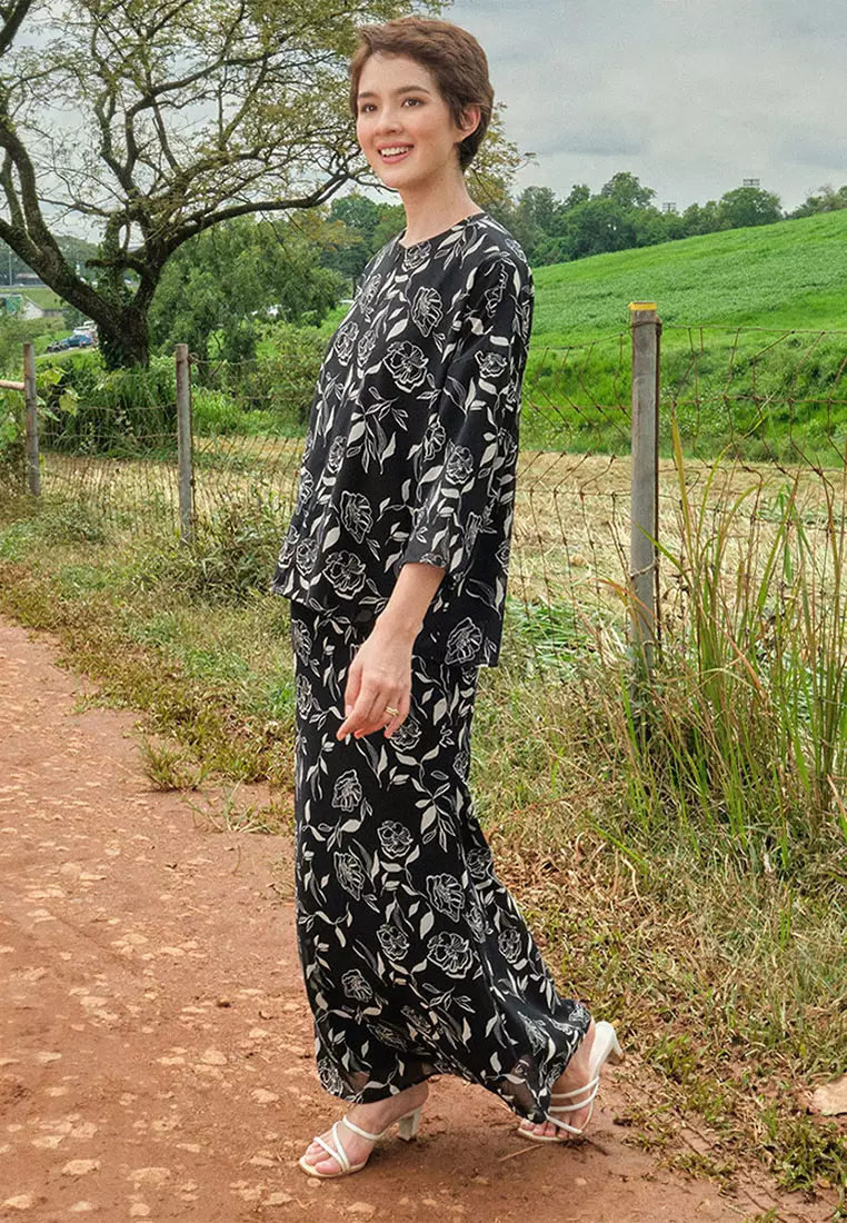 Buy POPLOOK Sentosa Blouse & Skirt - Black/Beige Floral Online | ZALORA ...