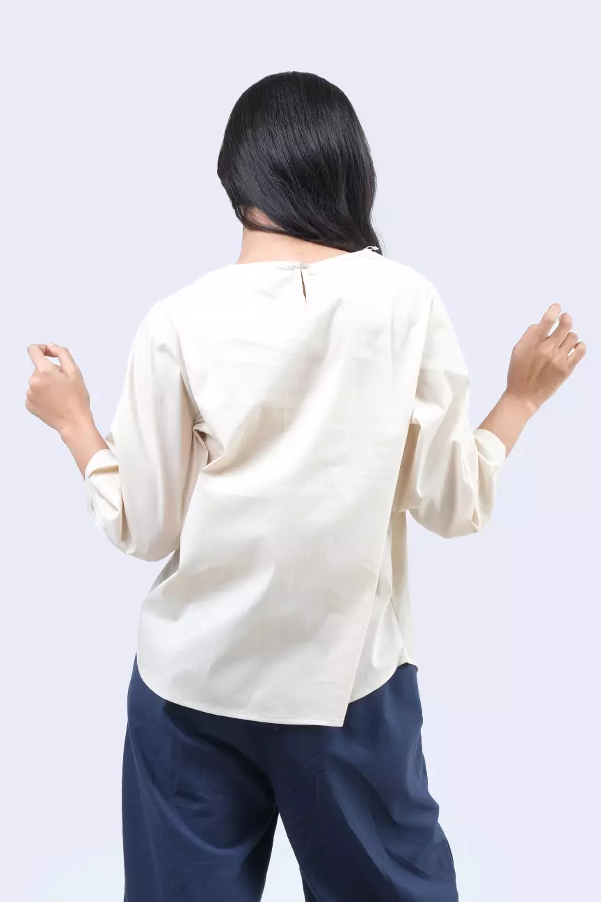 Jual Bodytalk Bodytalk Blouse Wanita Lou Beige Cream Original 2025 | ZALORA Indonesia