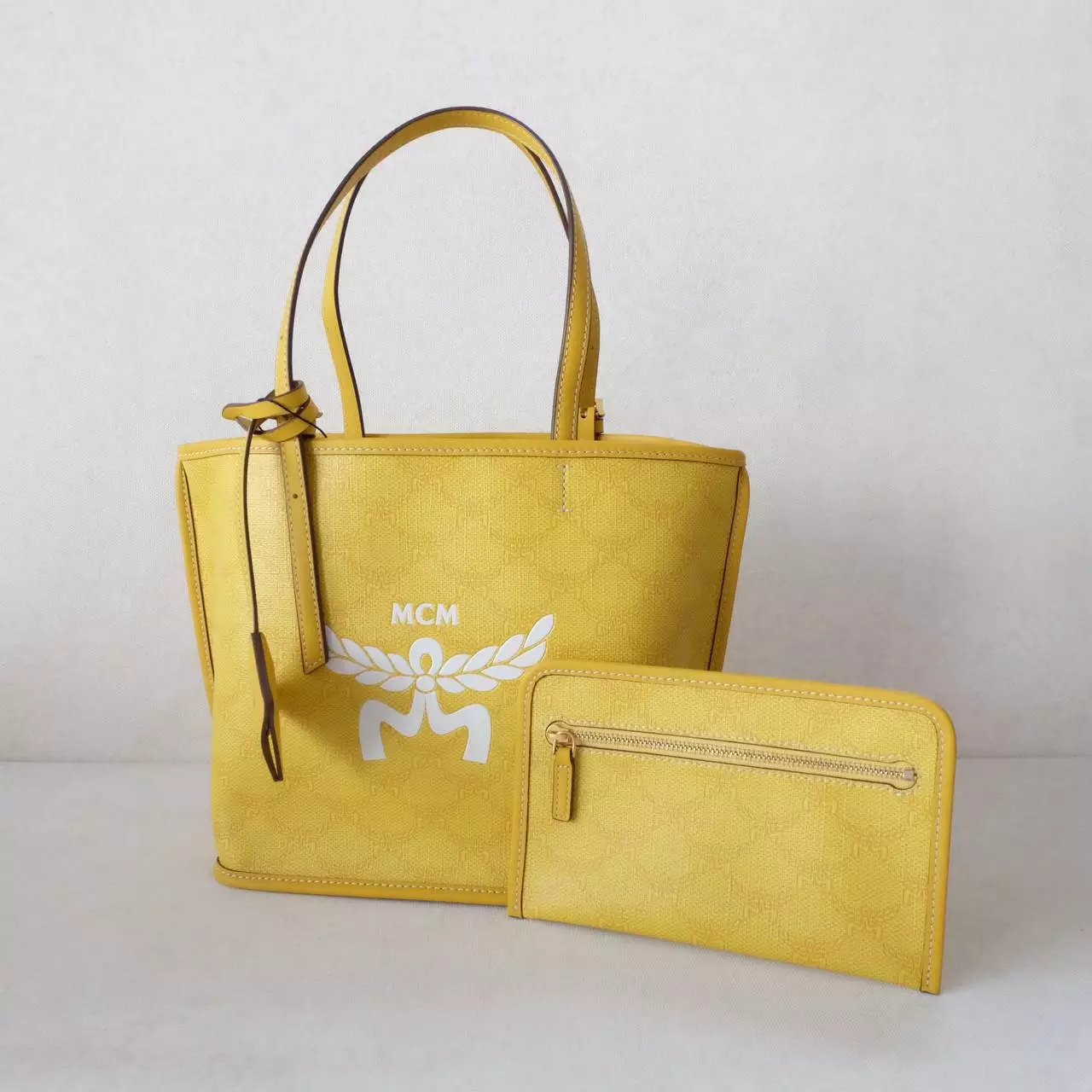 Jual MCM Mini Himmel Shopper in Yellow Original 2025 | ZALORA Indonesia