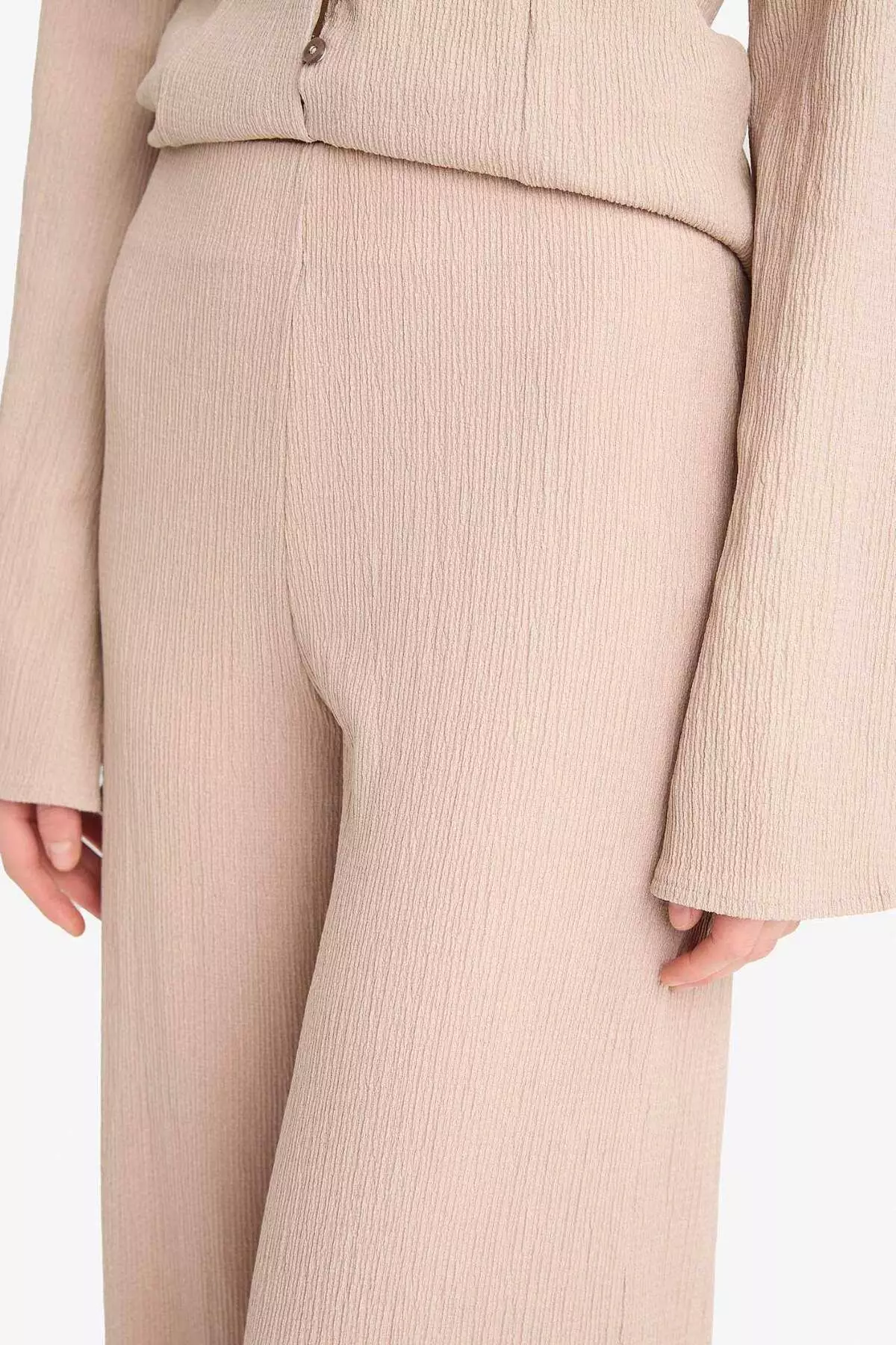 Buy DeFacto Beige Trousers 2025 Online | ZALORA Philippines