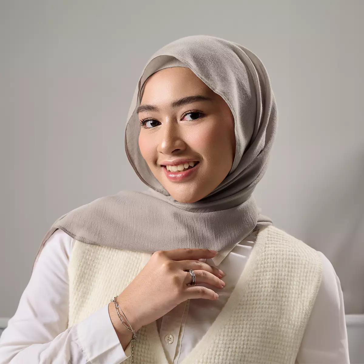 Jual ZM ZM Zaskia Mecca - Yoma Chaise Mauve | Arabian Shawl Pashmina ...