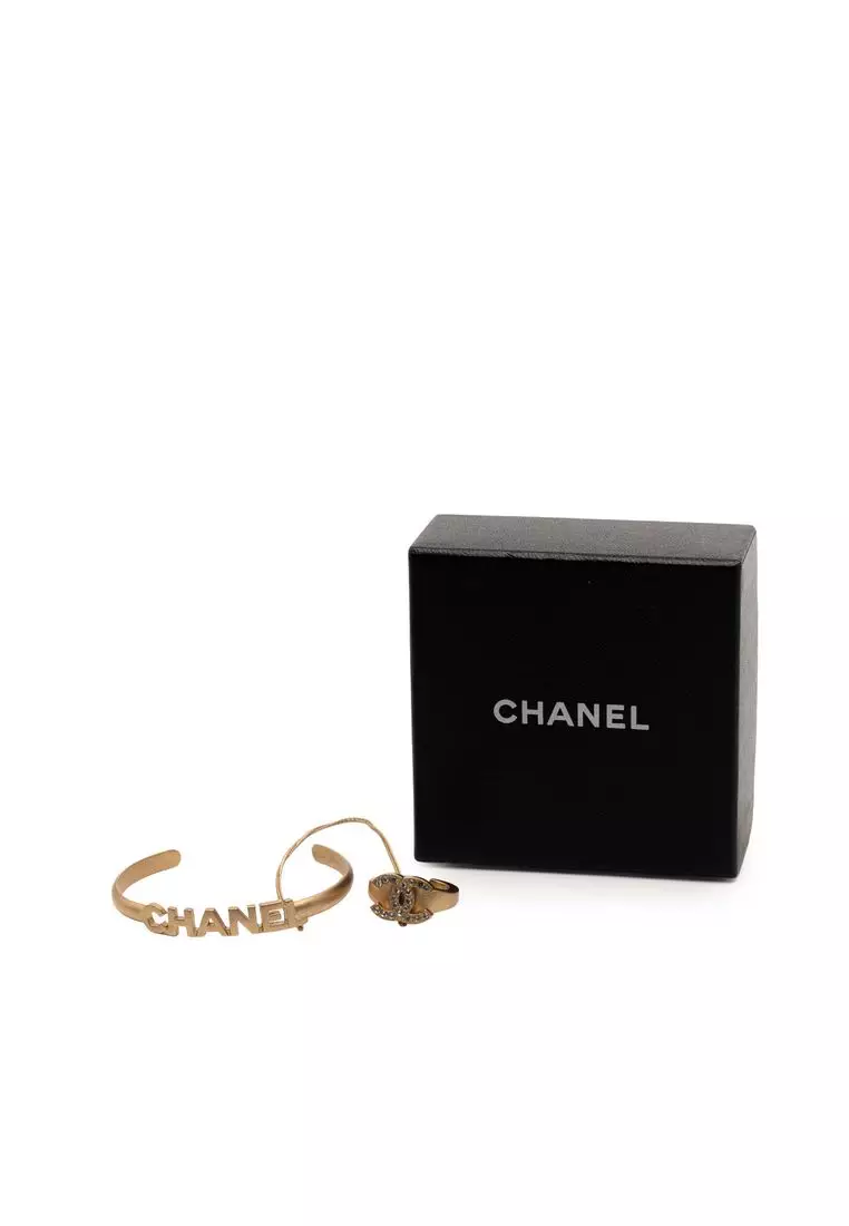 Buy CHANEL Pre-Loved Chanel Gold Plated Cc Rhinestone And Logo Cuff ...
