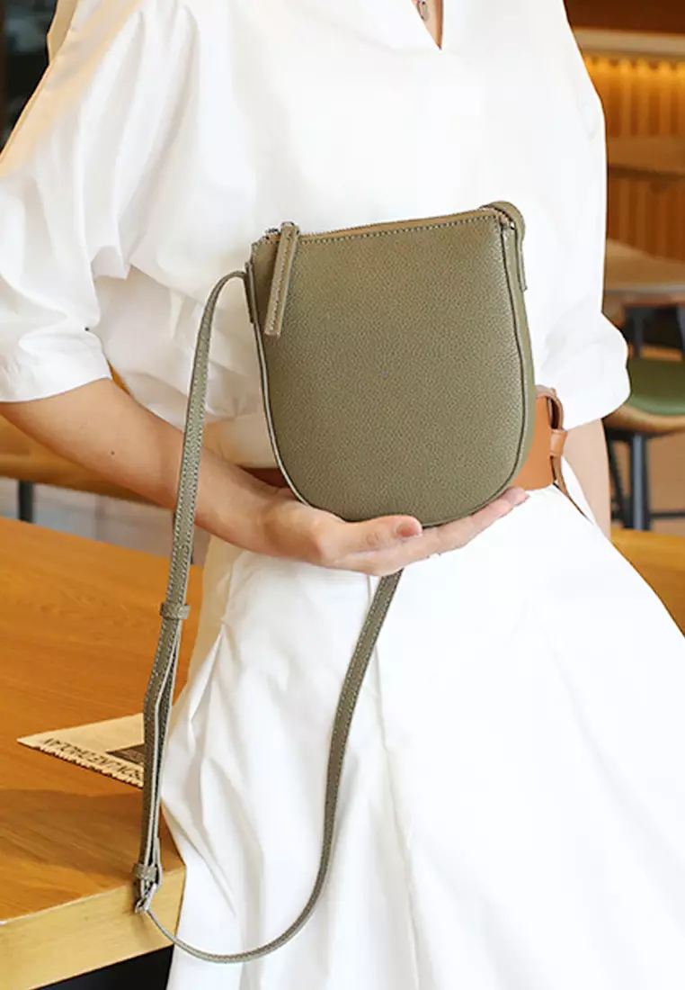 Buy ZITIQUE Fashion leather semi -circular shoulder oblique backpack 2025 Online | ZALORA