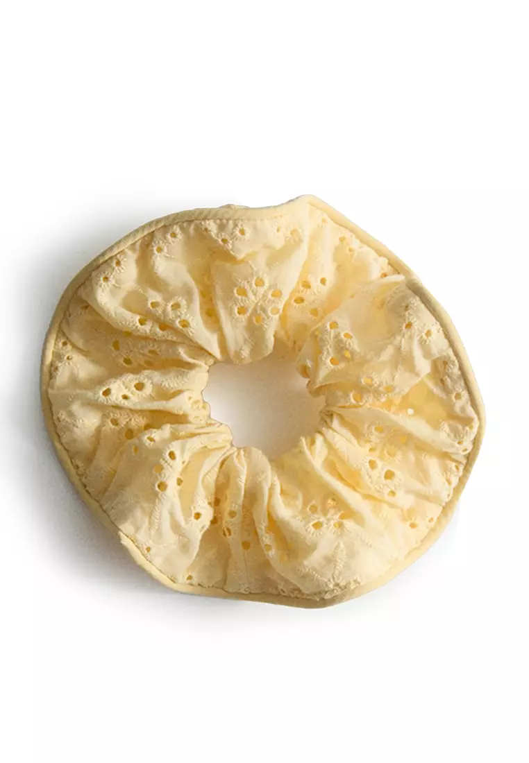 Buy Mango Floral Scrunchie with Openwork Details 2025 Online | ZALORA ...