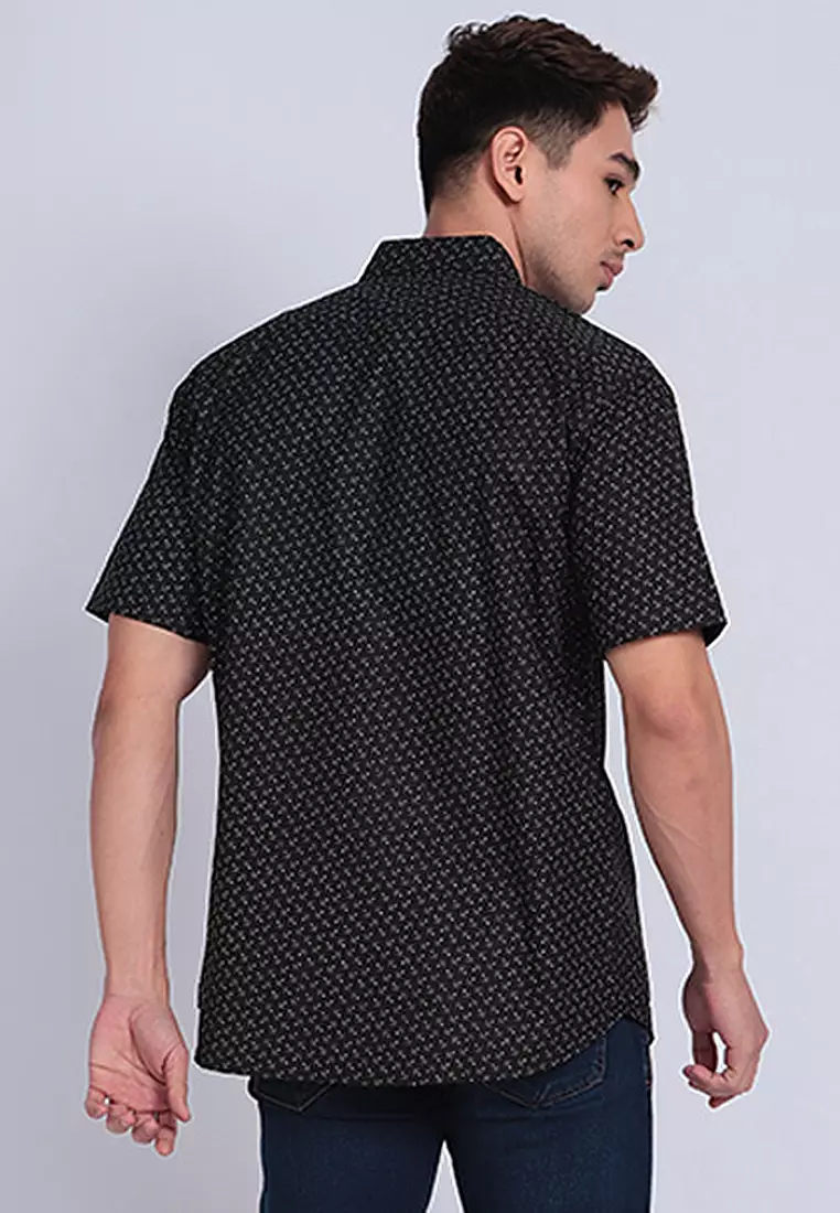 Jual REMIX JEANS Kemeja Reguler E027P01 Original 2026 | ZALORA Indonesia