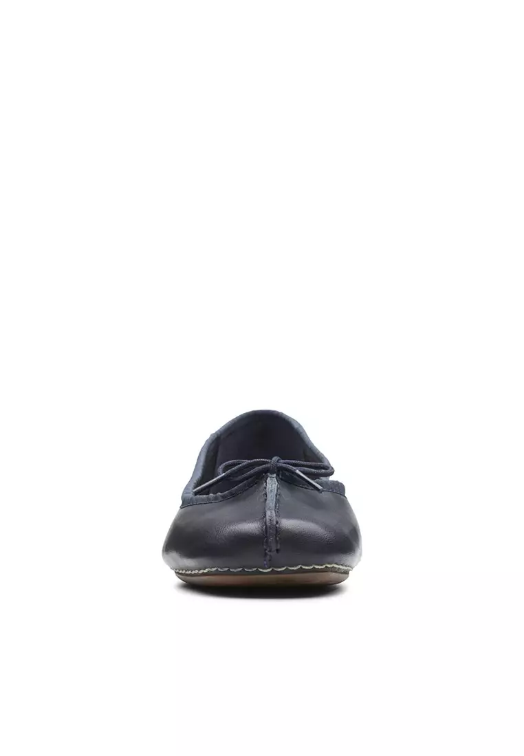 Clarks freckle ice navy leather store