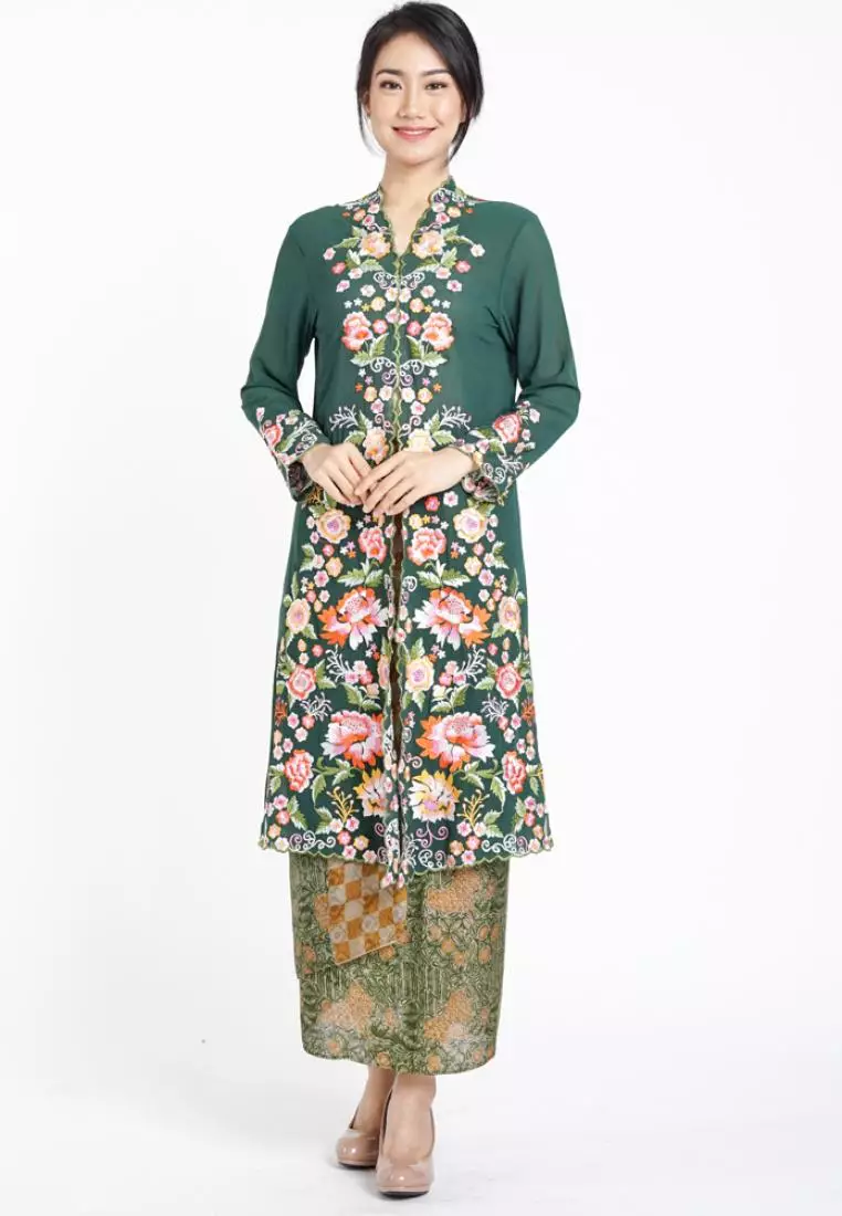 Jual Soraya Kebaya Long Kebaya Full Embroidery Original 2024 | ZALORA ...