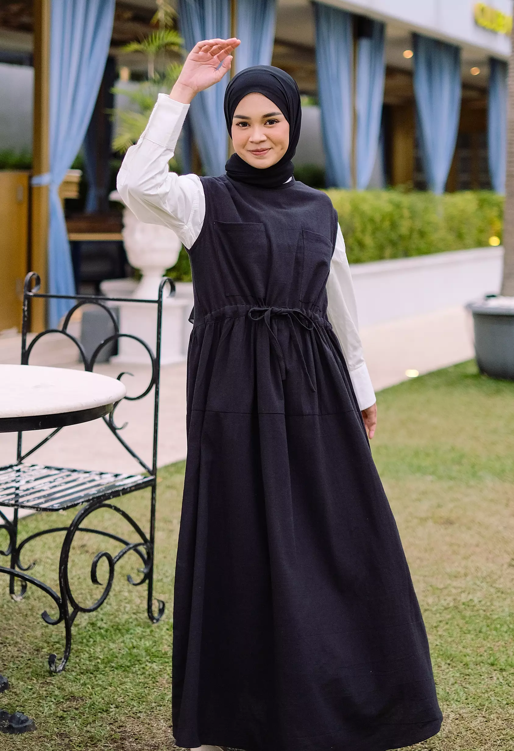 Jual Lozy Hijab Zalina Overall Black Original 2025 | ZALORA Indonesia
