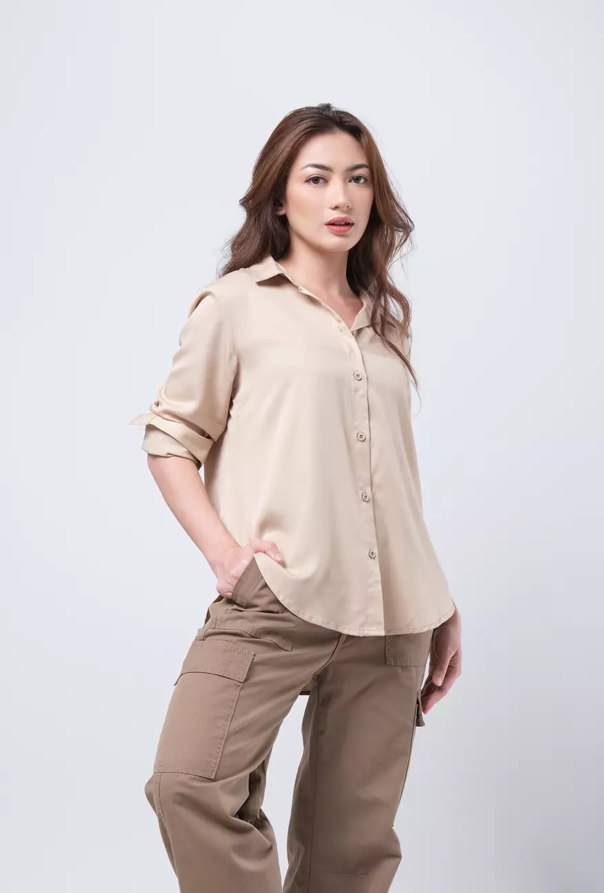 Jual LOGO JEANS Kemeja Wanita Claudia Khaki Original 2025 | ZALORA ...