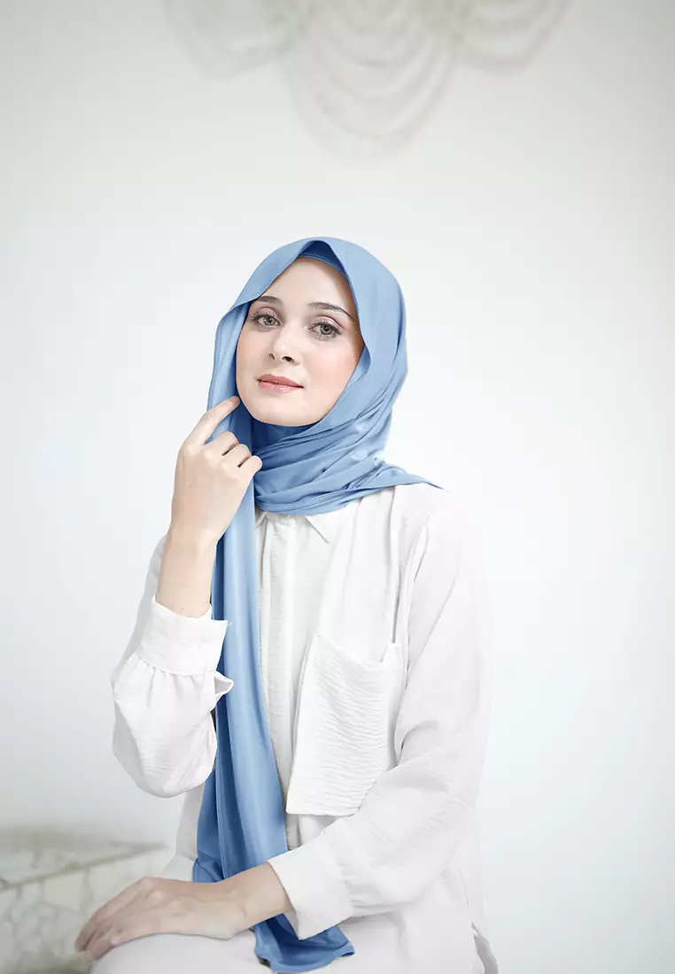 Jual COTTON BEE Hijab Instan Pashmina Curve Leher Jersey - Delicate ...