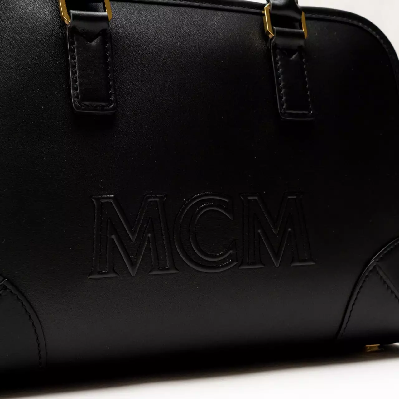 Jual MCM MCM Medium Aren Boston Bag in Spanish Leather Black Original ...