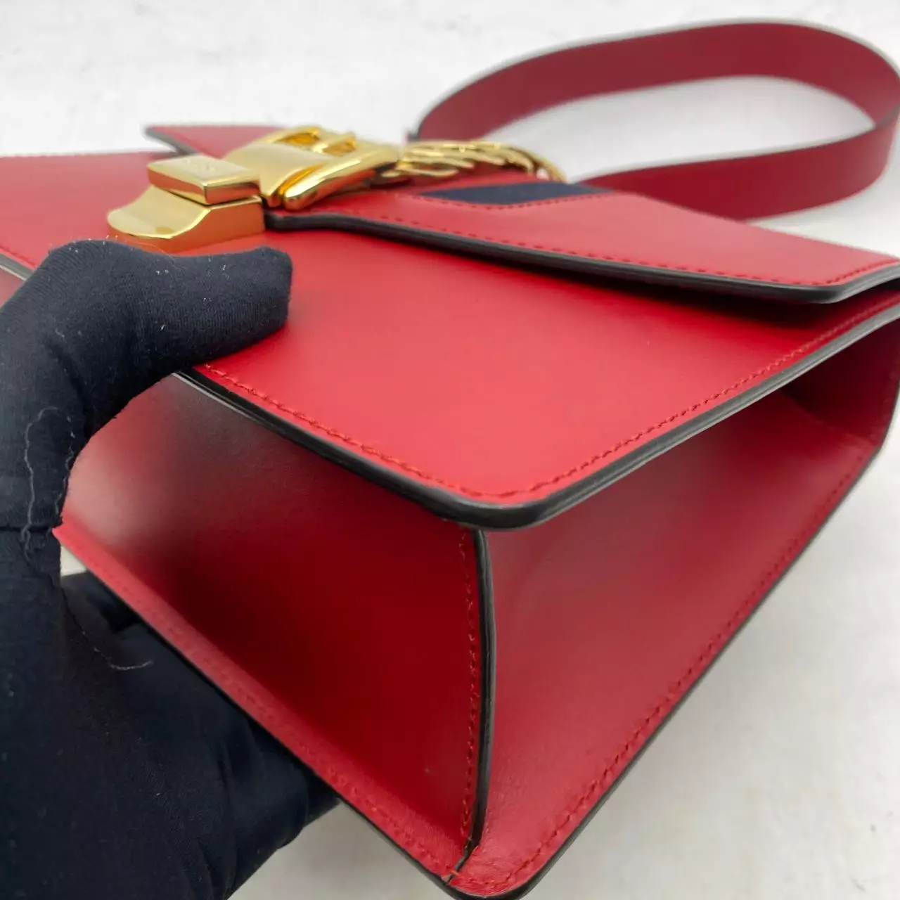 Jual Gucci Pre-loved Gucci Sylvie Red GHW Original 2024 | ZALORA ...