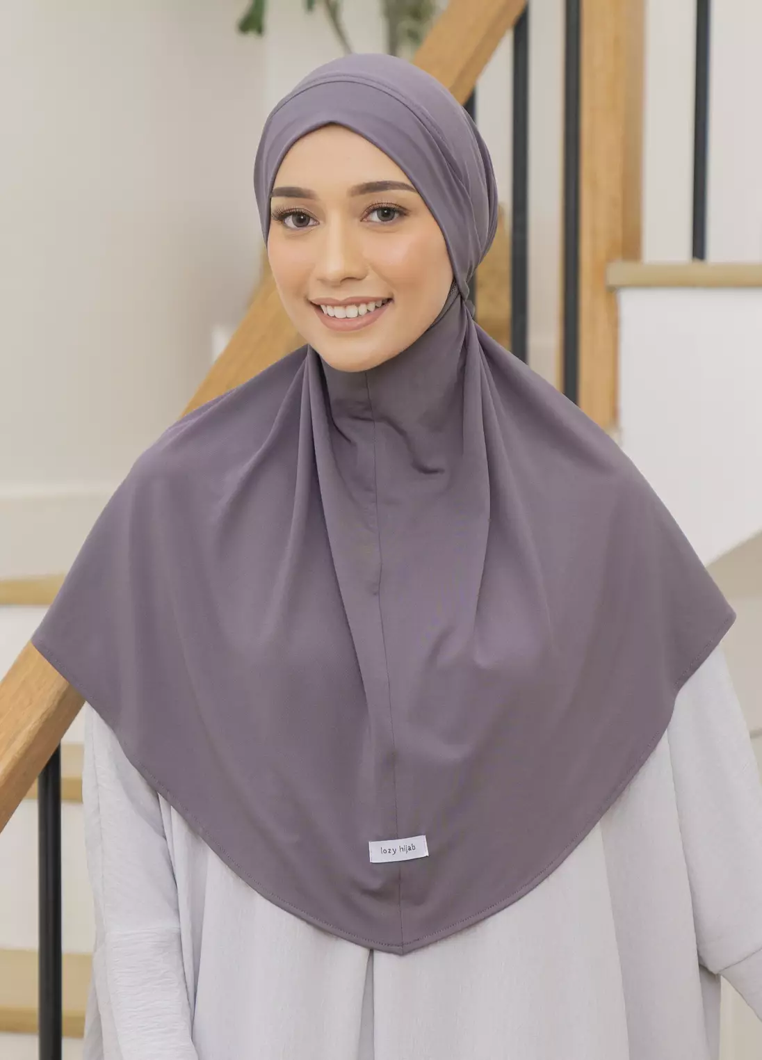 Jual Lozy Hijab Wafa Instan (French Khimar) Dark Grey Original 2025 | ZALORA Indonesia