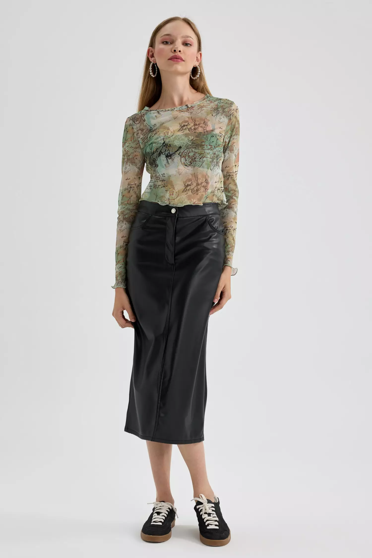 網上選購 Defacto Crop Crew Neck Tie Dye Tulle Long Sleeve T Shirt 長袖 T 卹