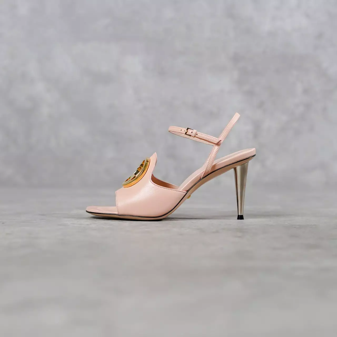 Jual Gucci Sepatu GUCCI GG INTERLOCKING GOLD NUDE LACE HEELS 100% ...