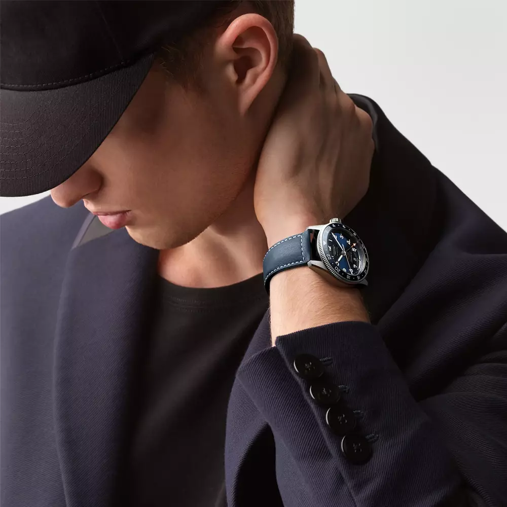 Jual Longines [FORTUNE WATCH DEALS] Spirit Zulu Time 39 - L3.802.4.93.2 ...