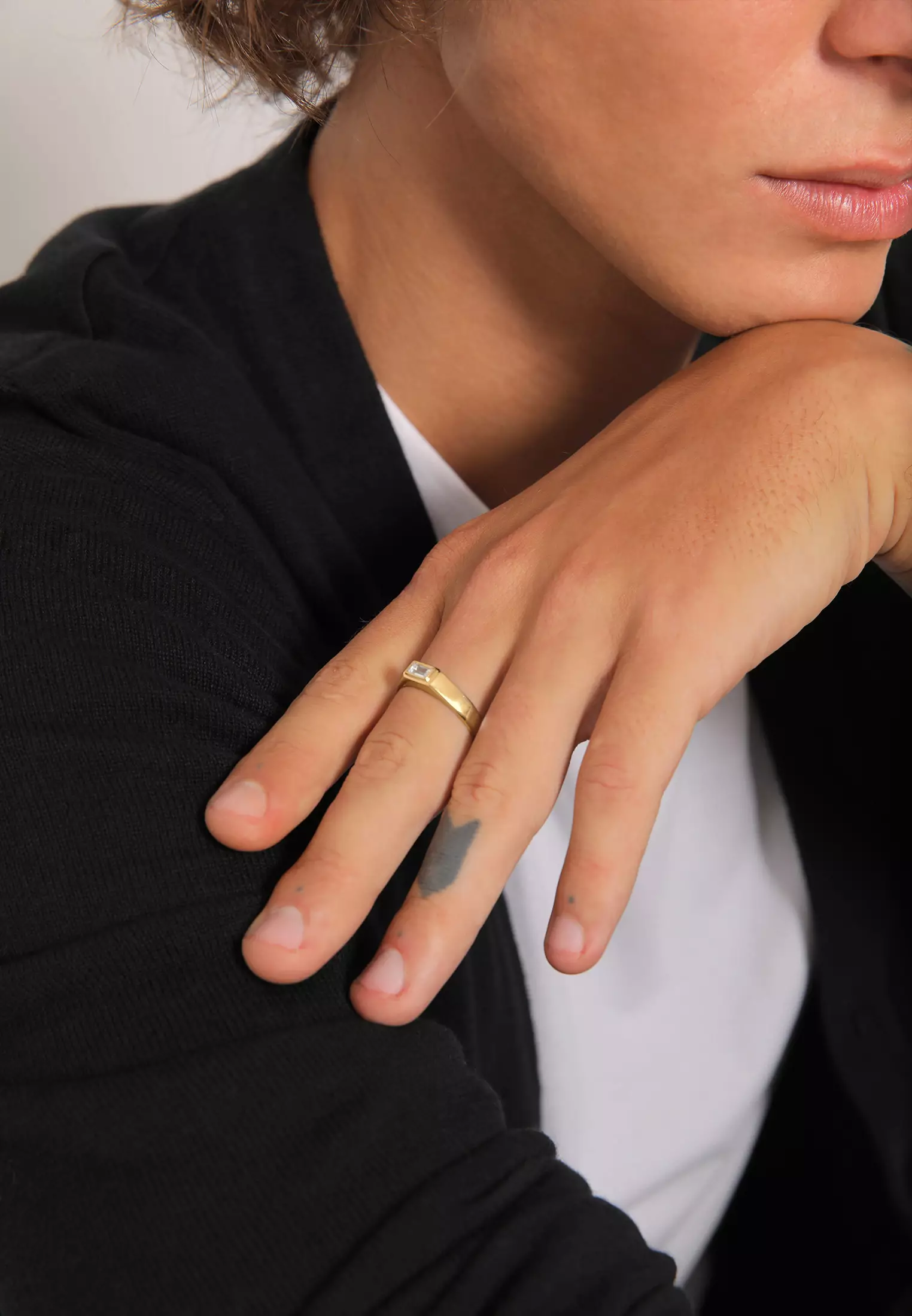 Buy Kuzzoi Men's White Topaz Signet Ring – Gold-Plated 2026 Online | ZALORA