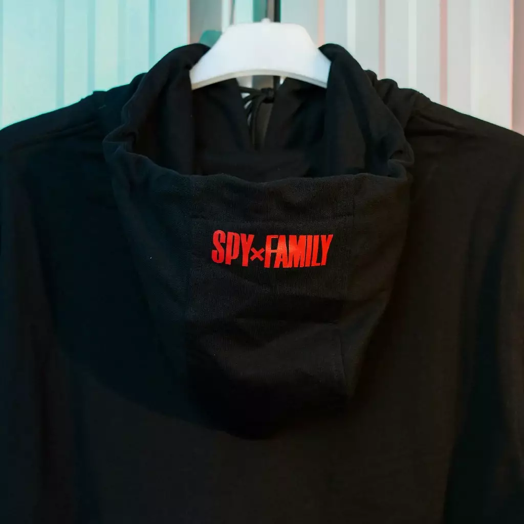 Jual Cressida Cressida X SpyxFamily Black Sweater Pullover Hoodie ...